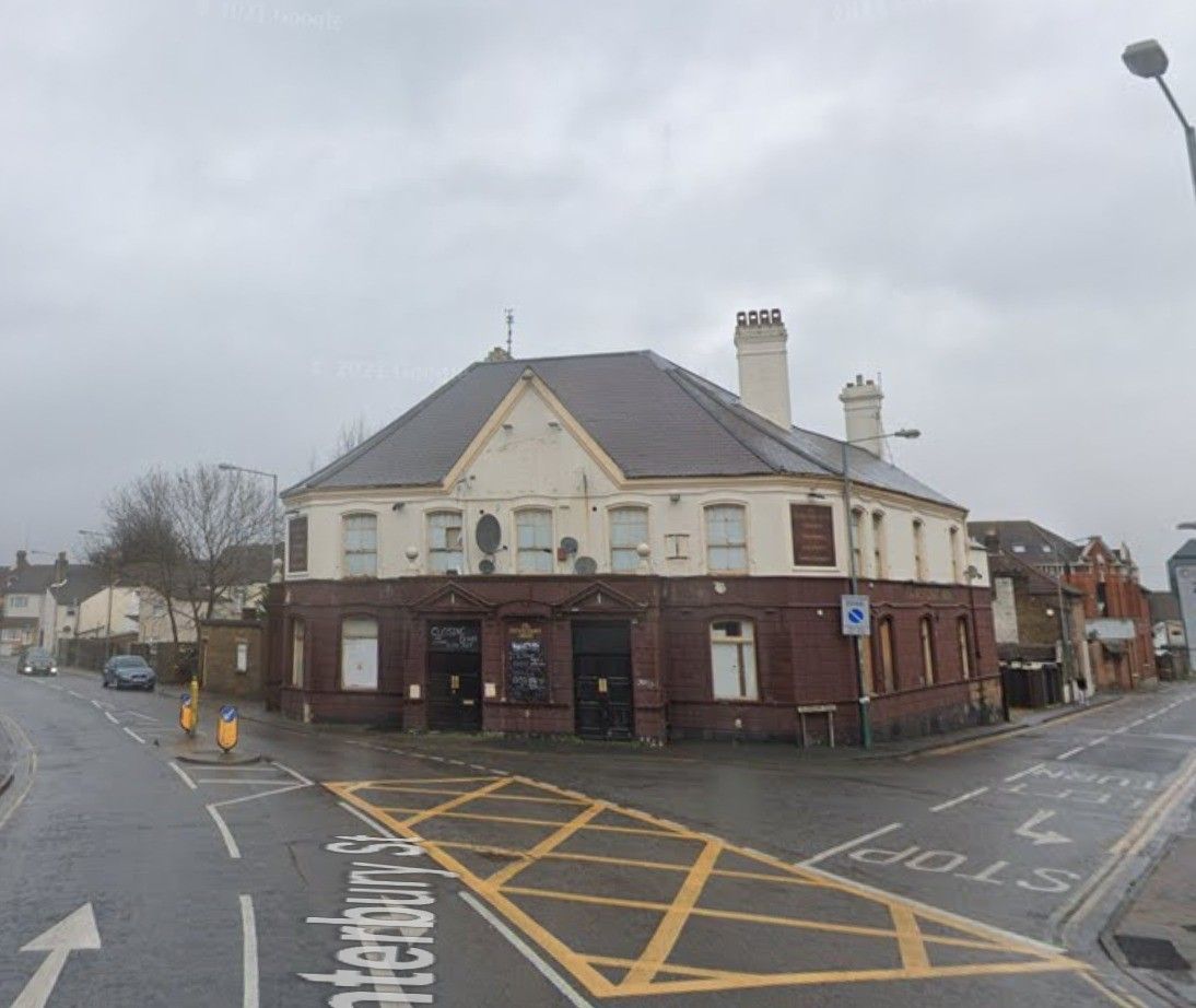 Historic Gillingham pub gets new lease of life as convenience store ...